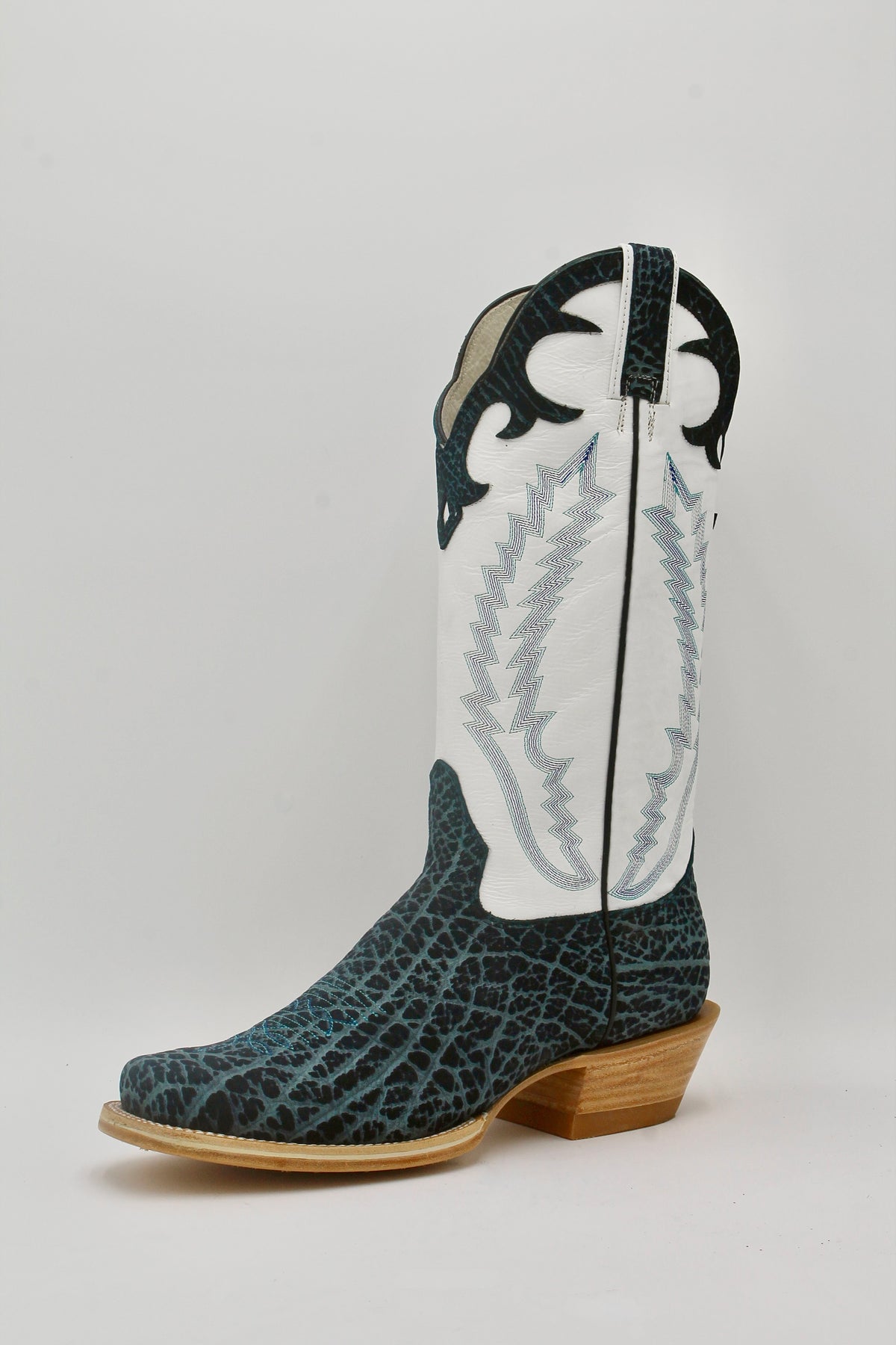 2313 - Carter's Boots and Repair